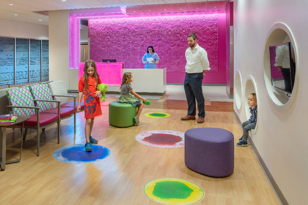 CHNOLA waiting_Page | Medical Construction and Design