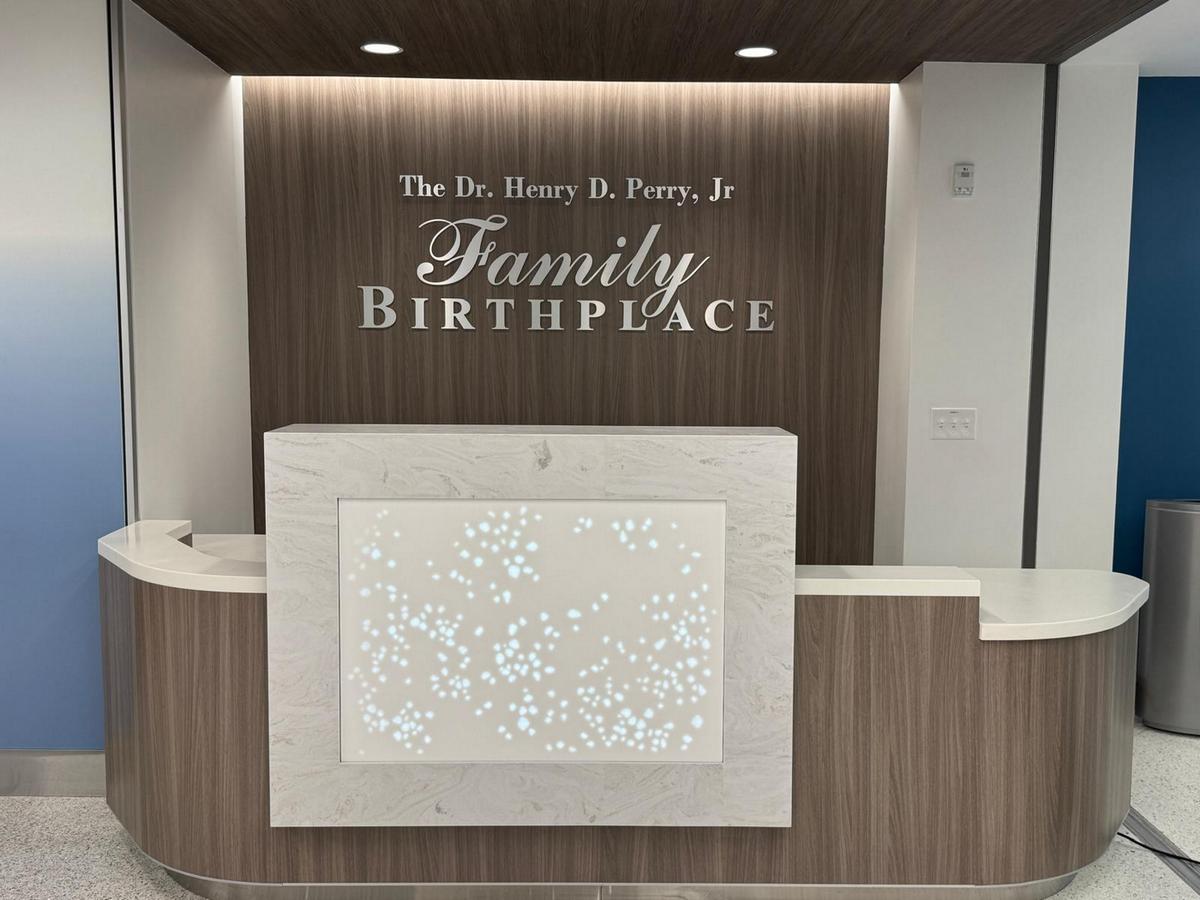 Entrance to Family Birthplace | Medical Construction and Design