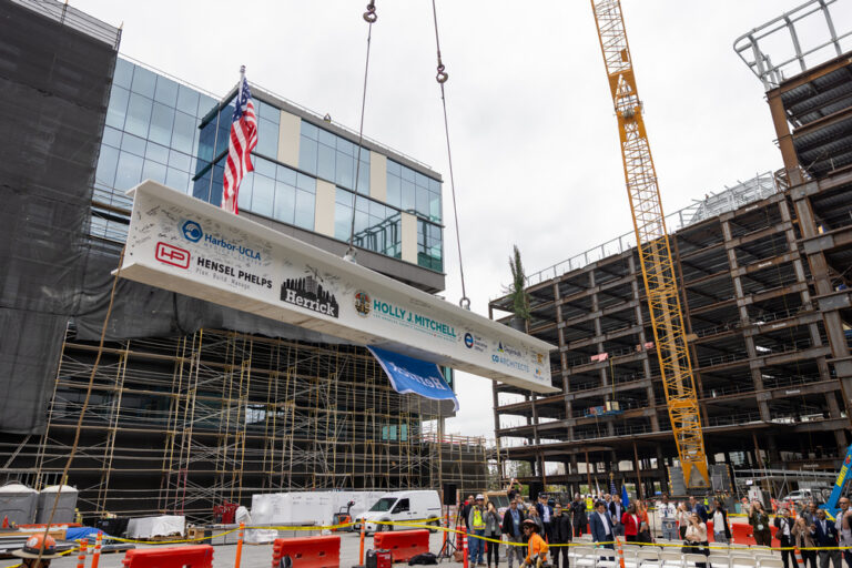 Harbor-UCLA Medical Center Inpatient Tower Tops Out | Medical ...